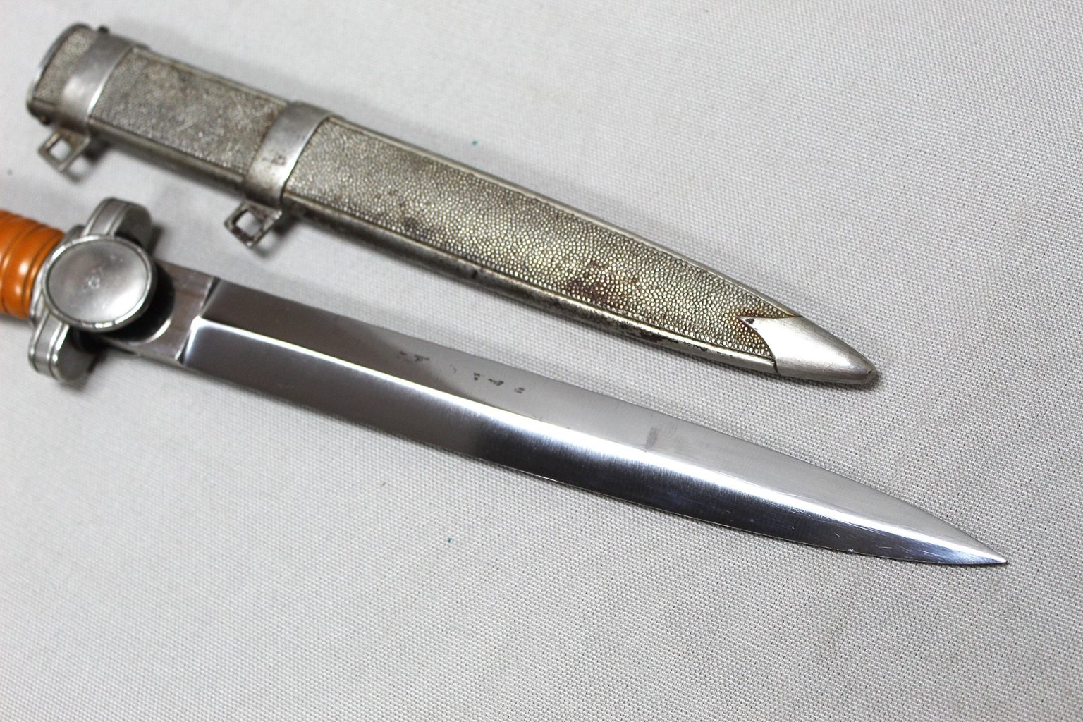 WW2 German Red Cross Leader Dagger . D2065 - Time Traveler Militaria