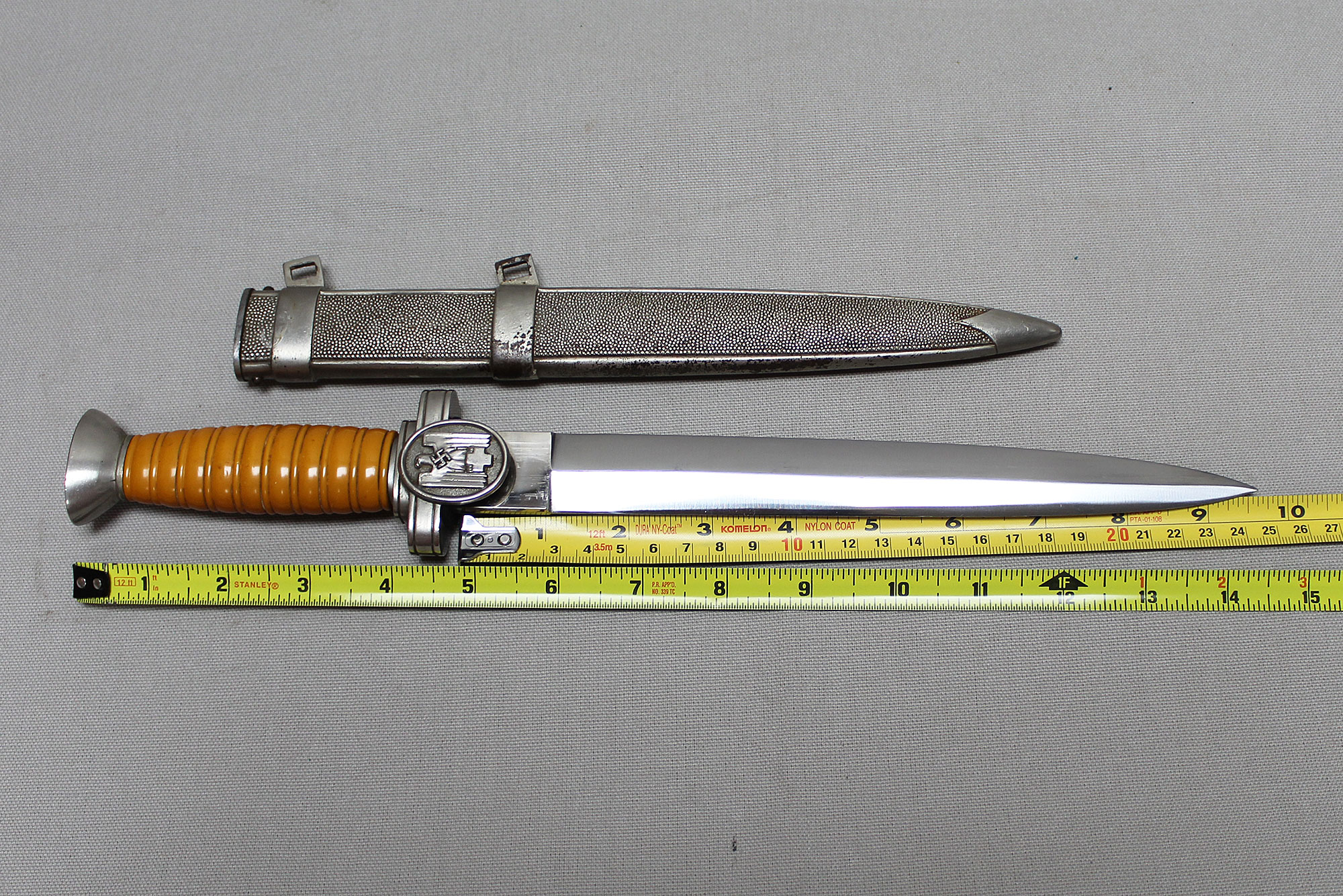 WW2 German Red Cross Leader Dagger . D2065 - Time Traveler Militaria