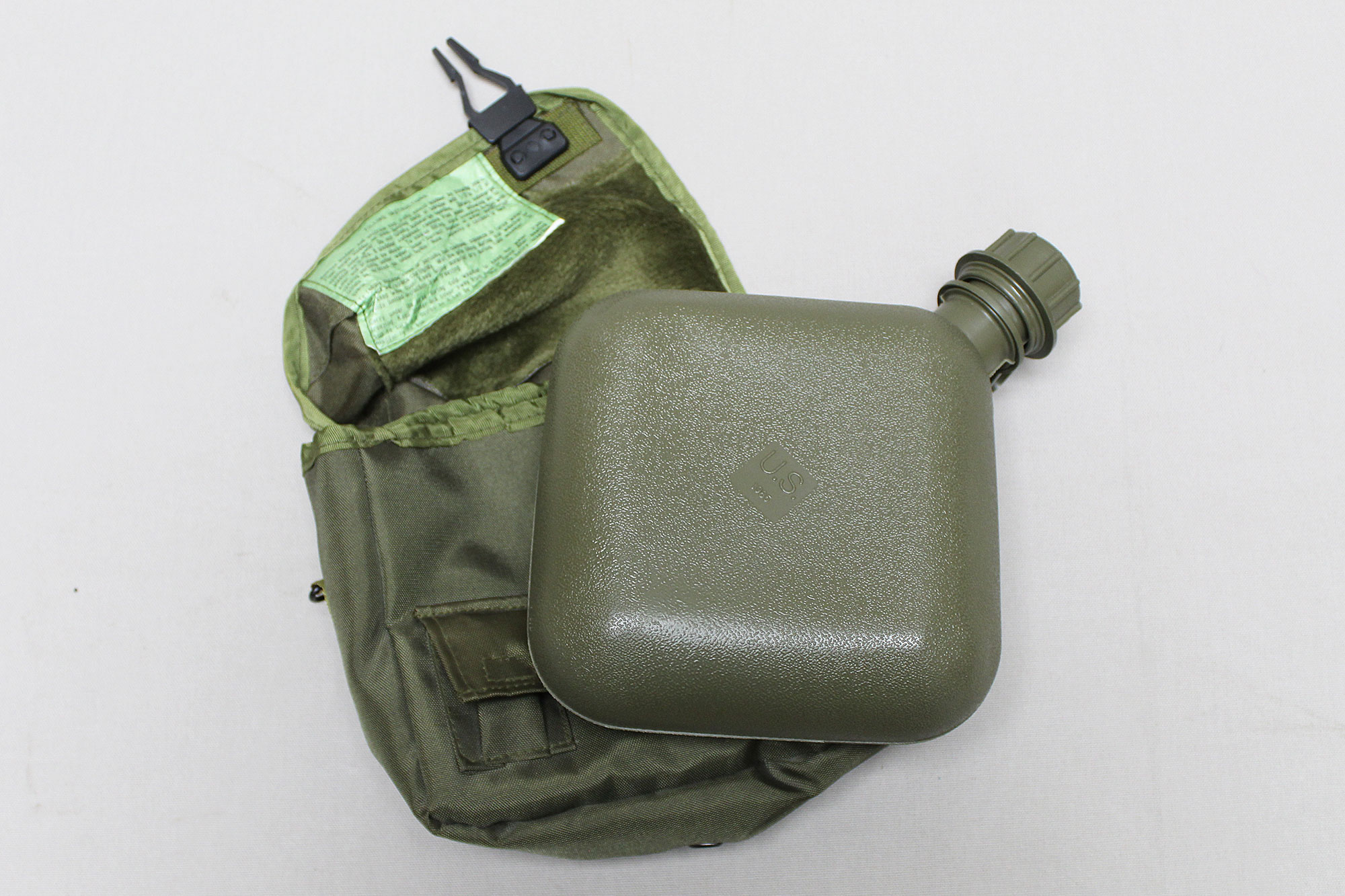 US Army Green Plastic Canteen 2 Quart w/Cover . FLU3416 - Time Traveler ...