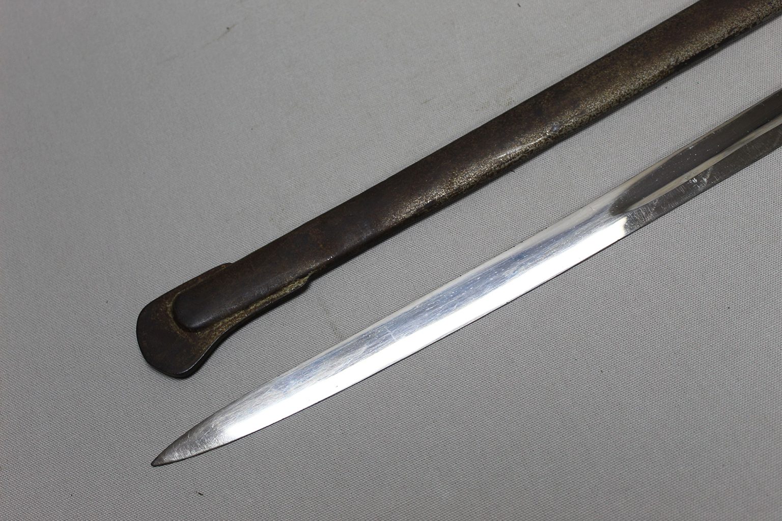 Imperial German Triple Engraved Sword - 1 Guarde Feld Art Regt . SGi44 ...