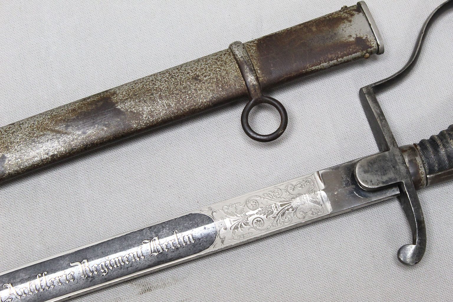 Imperial German Triple Engraved Sword - 1 Guarde Feld Art Regt . SGi44 ...