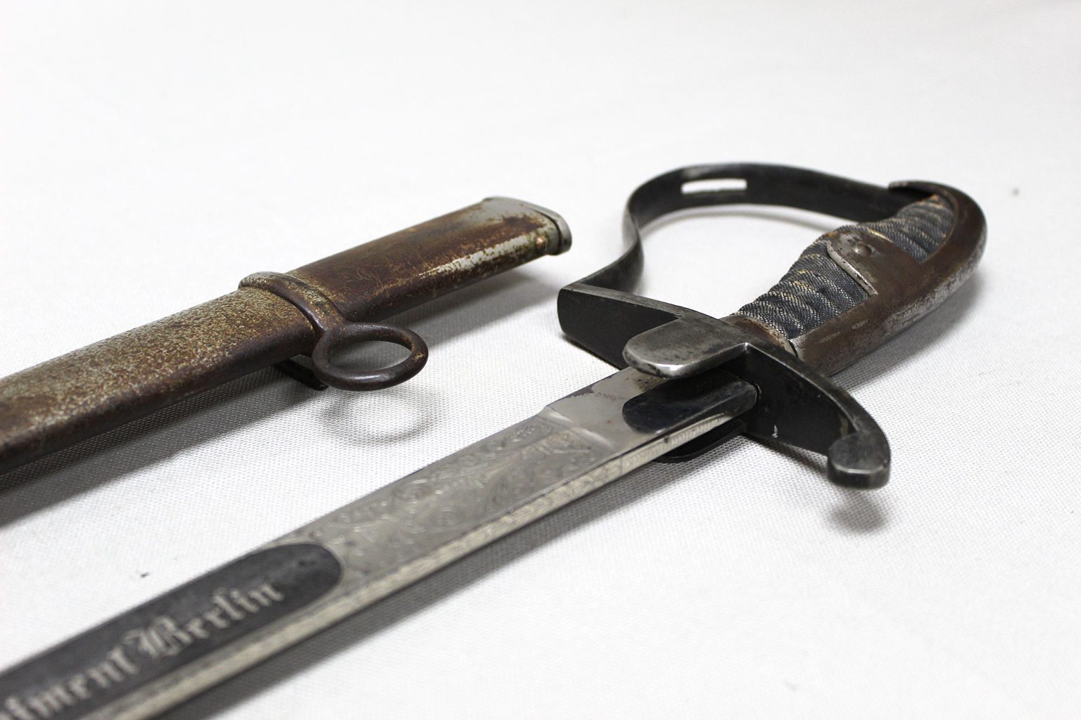 Imperial German Triple Engraved Sword - 1 Guarde Feld Art Regt . SGi44 ...