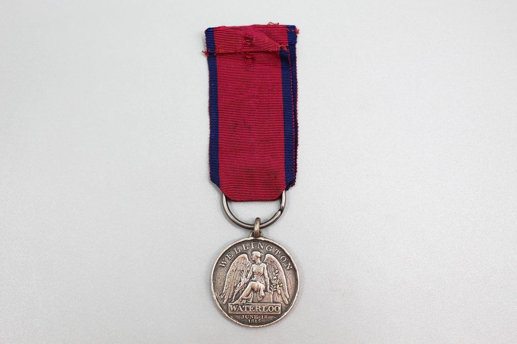 British Waterloo Medal 1815 - 40th Foot Regiment (Repaired Suspension ...