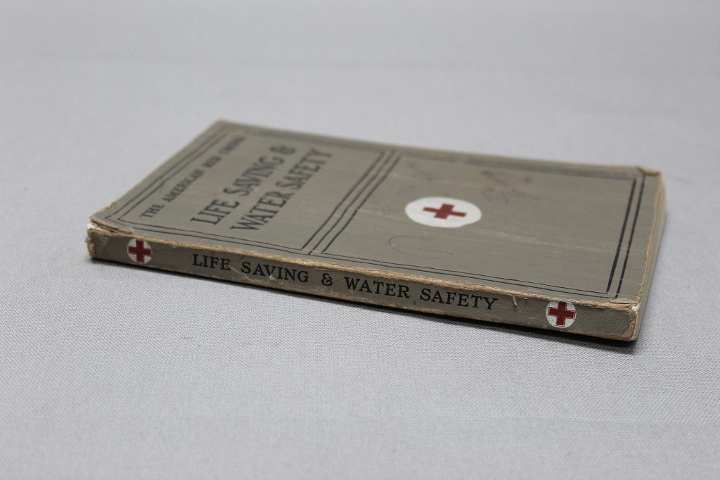US American Red Cross Life Saving & Water Safety Book - 1937 . FLU1571 ...