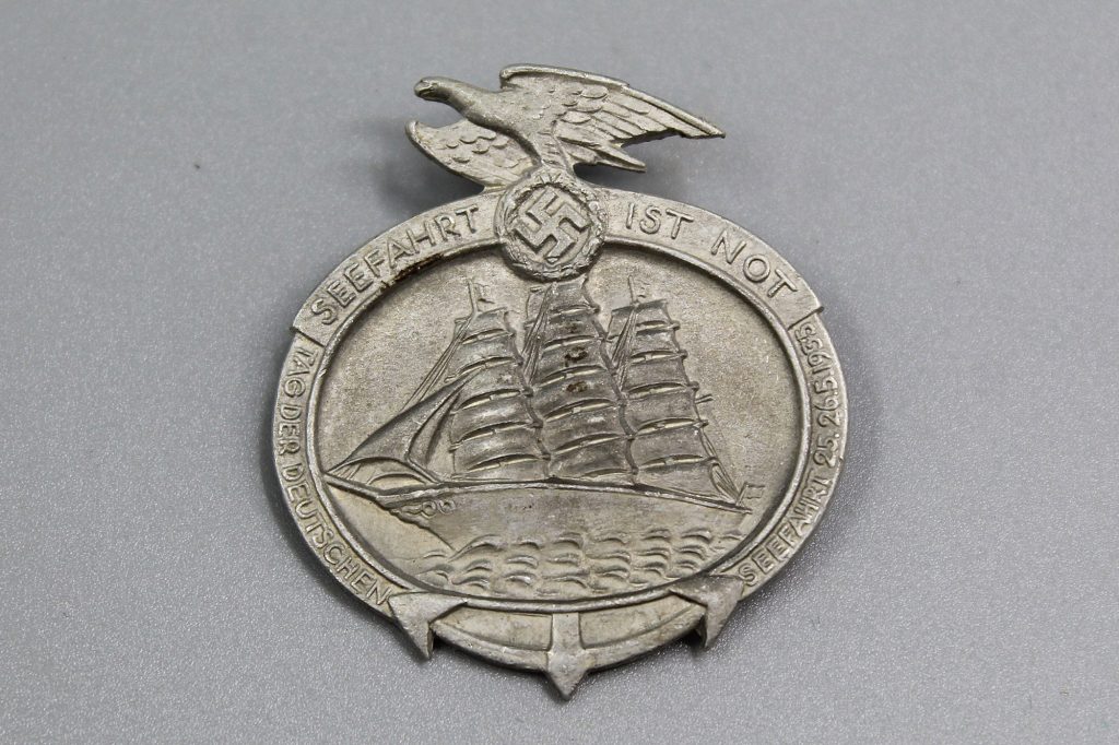 WW2 German 1935 Seefahrt Tinnie . PIN1199 - Time Traveler Militaria