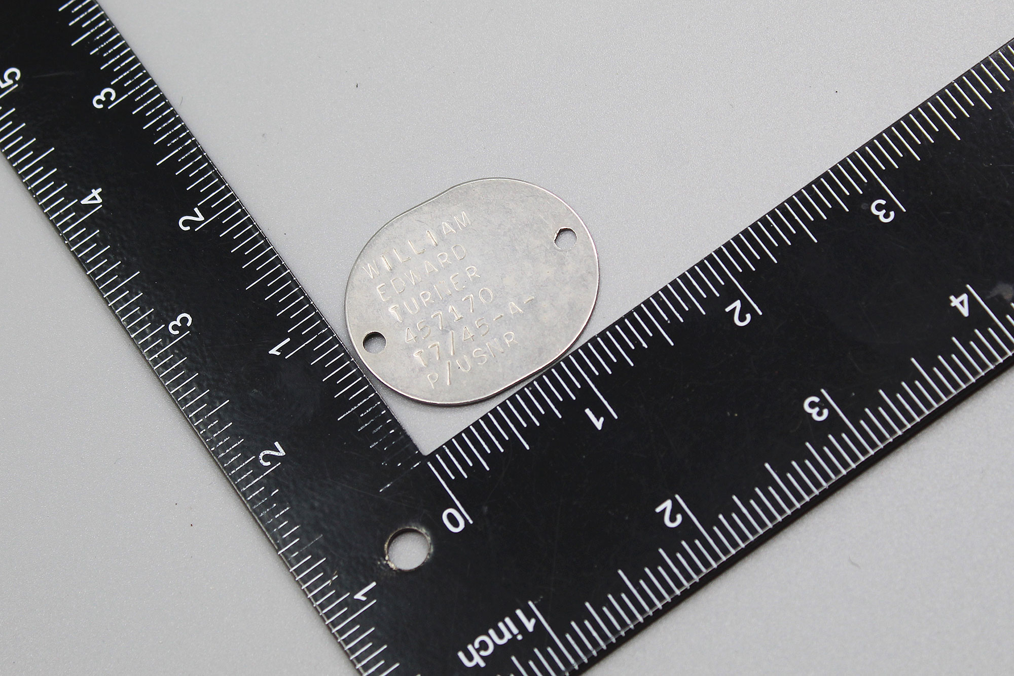 USNR WW2 Single Id Tag - 7/45 . FLU1555 - Time Traveler Militaria