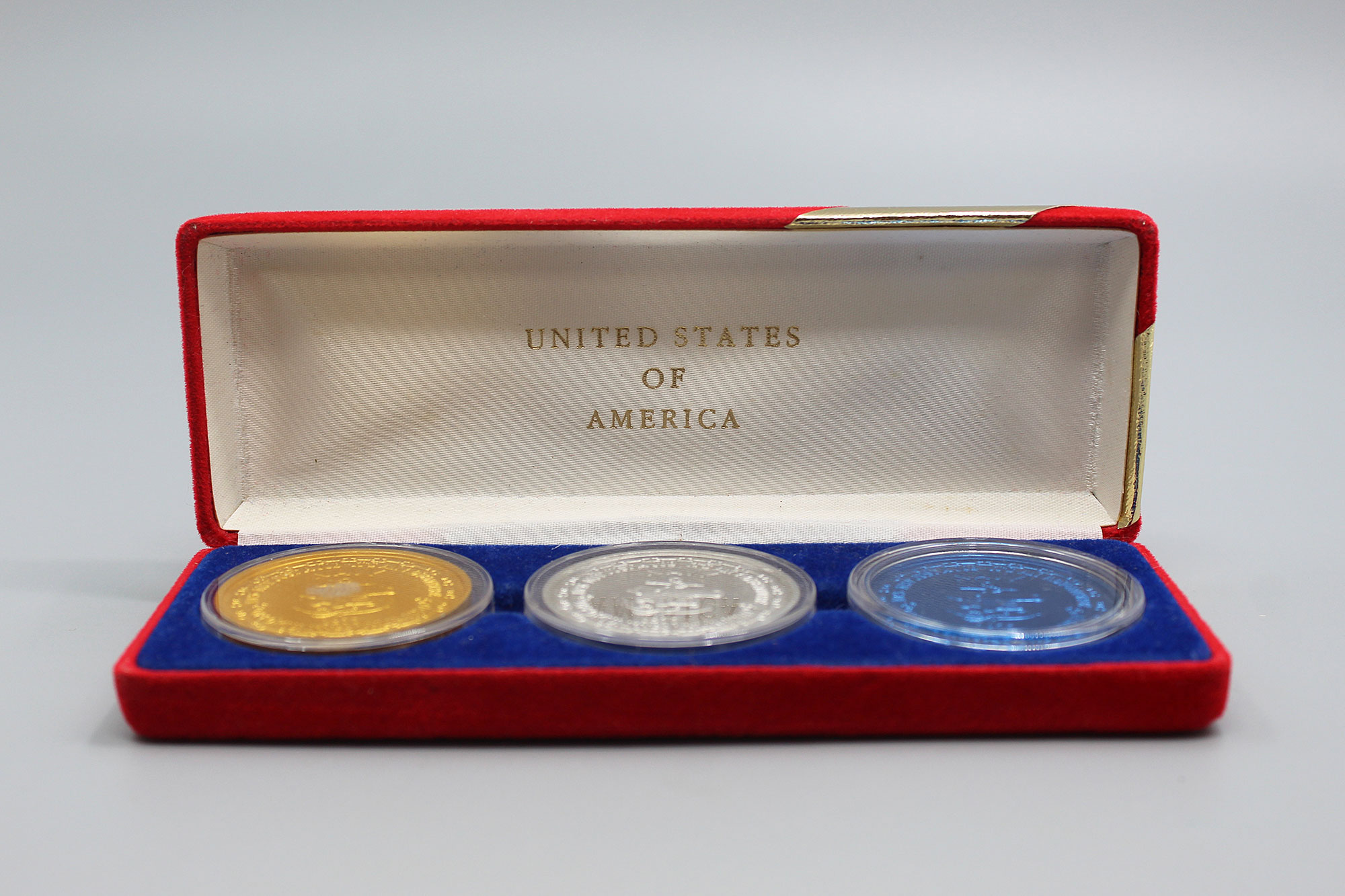 US Navy 1977 Navy Recruiting Coin Set . FLU826 - Time Traveler Militaria