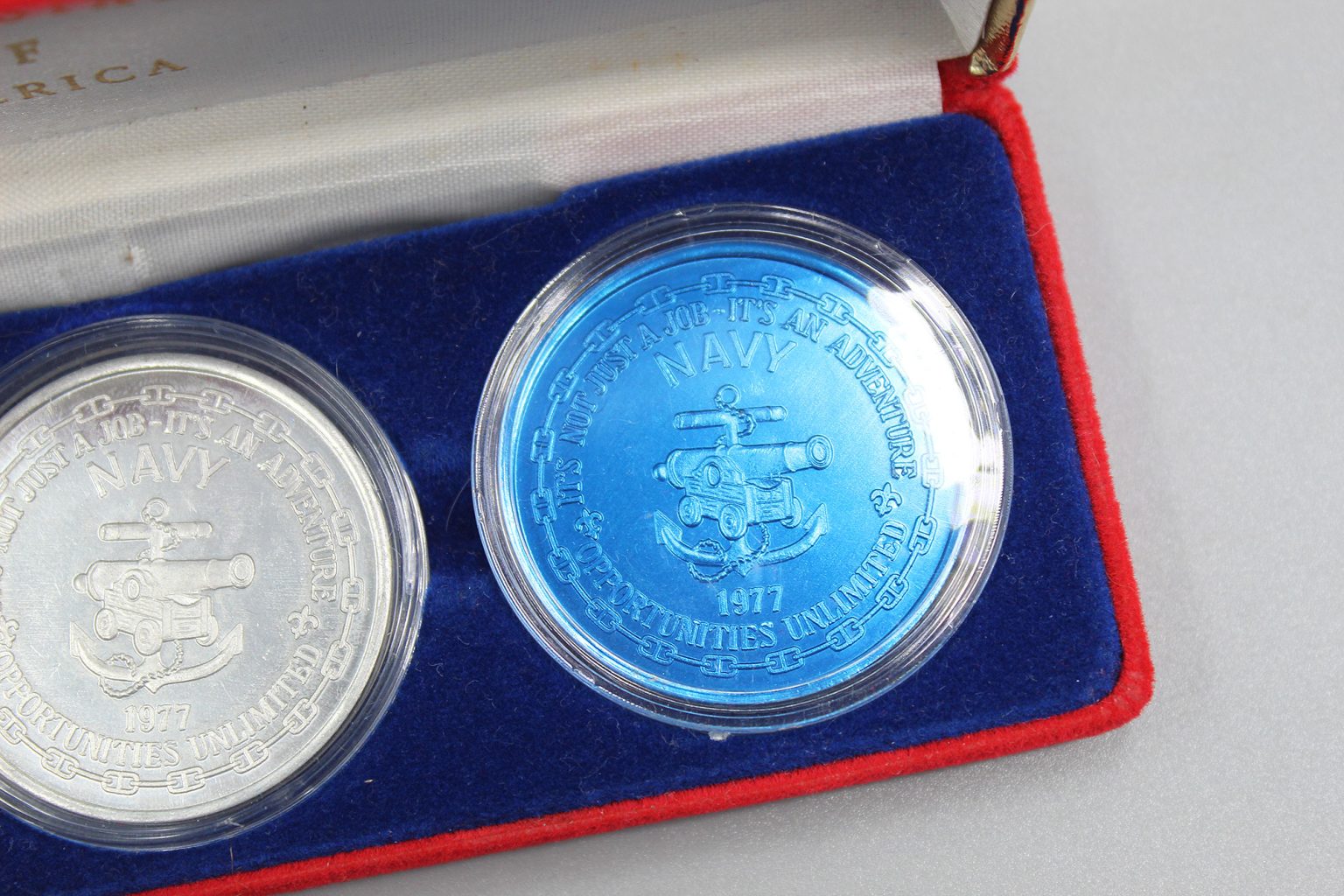 US Navy 1977 Navy Recruiting Coin Set . FLU826 - Time Traveler Militaria