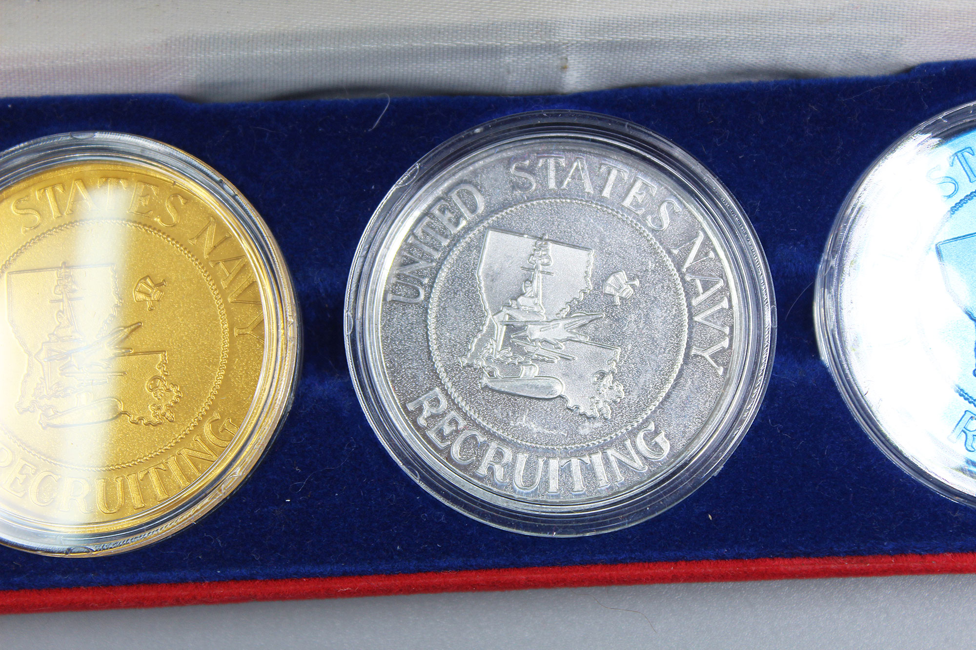 US Navy 1977 Navy Recruiting Coin Set . FLU826 - Time Traveler Militaria