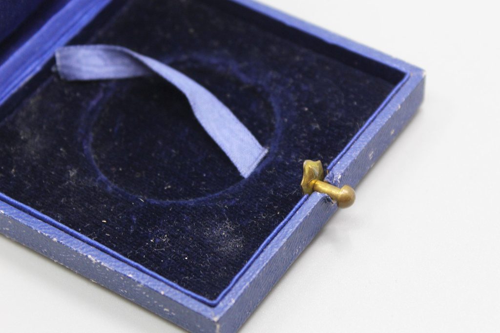 Blue Push Button Empty Case - Paris . WM450 - Time Traveler Militaria