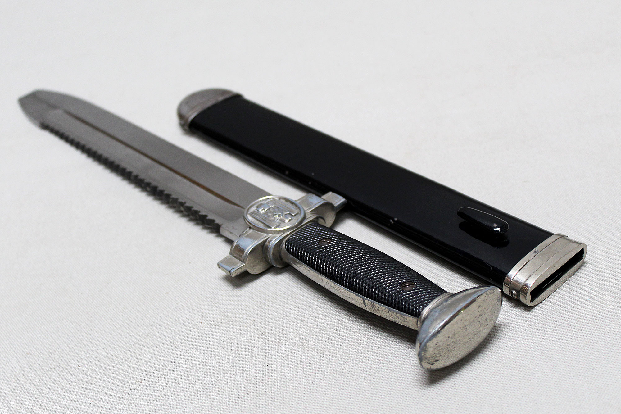 WW2 German Red Cross EM Hewer . D2077 - Time Traveler Militaria