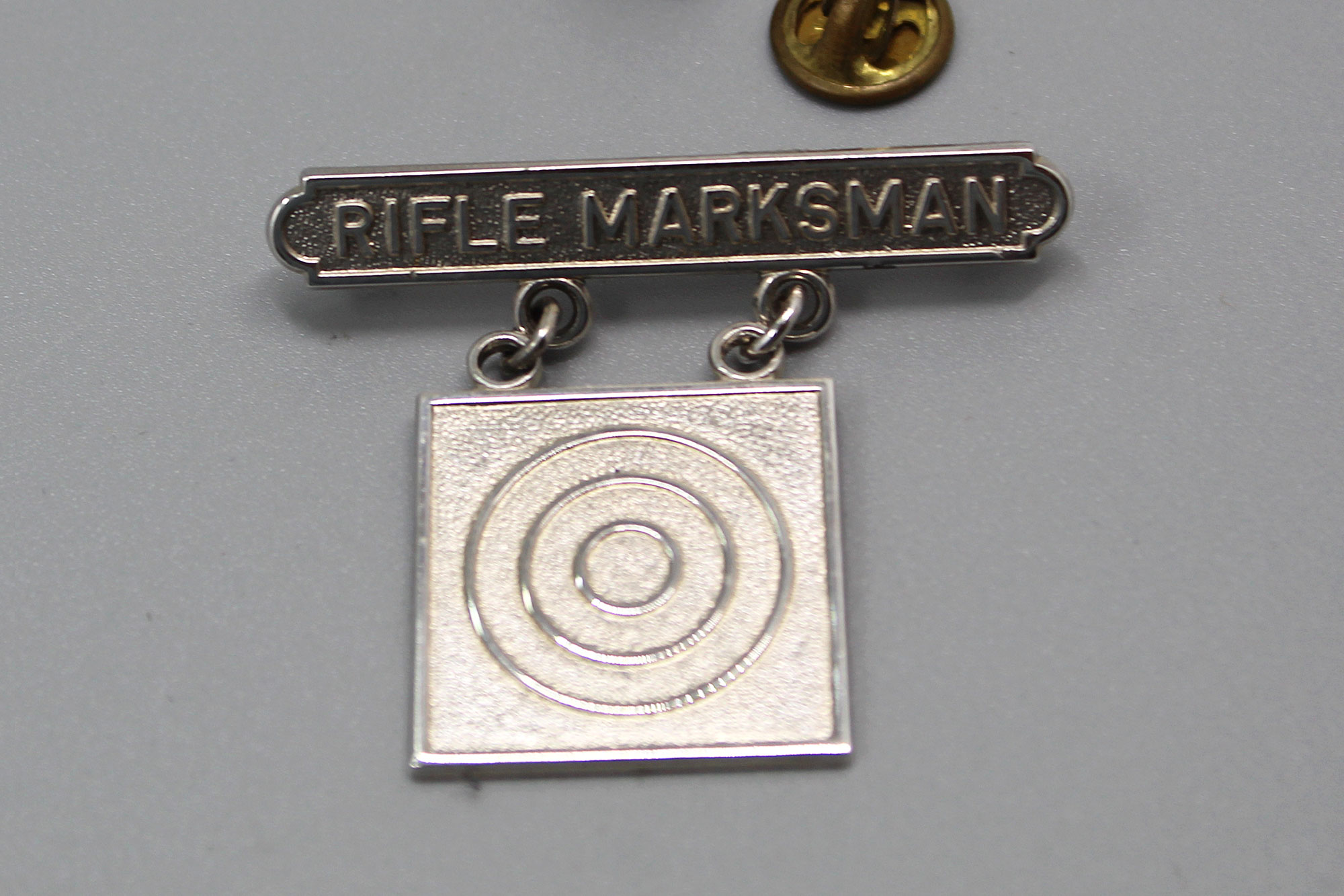 USMC Rifle Marksman Badge - H-H Sterling . FLU3577 - Time Traveler ...