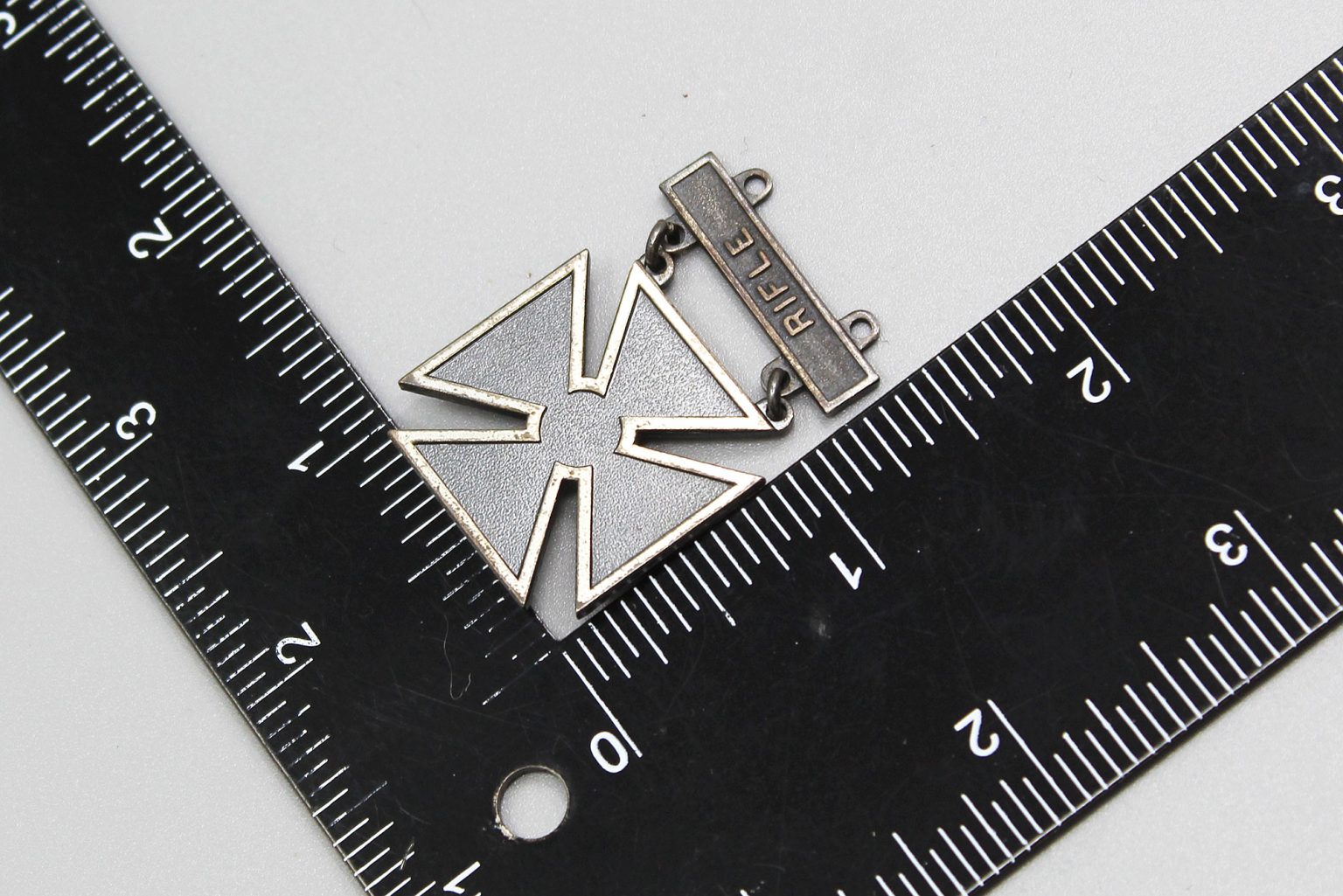 US Army Marksman Qualification Badge w/Rifle Bar . FLU459 - Time ...