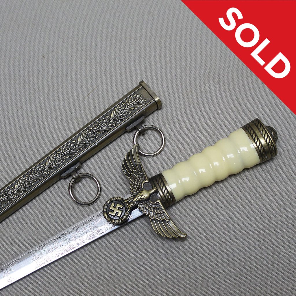 REPRODUCTIONS - Time Traveler Militaria