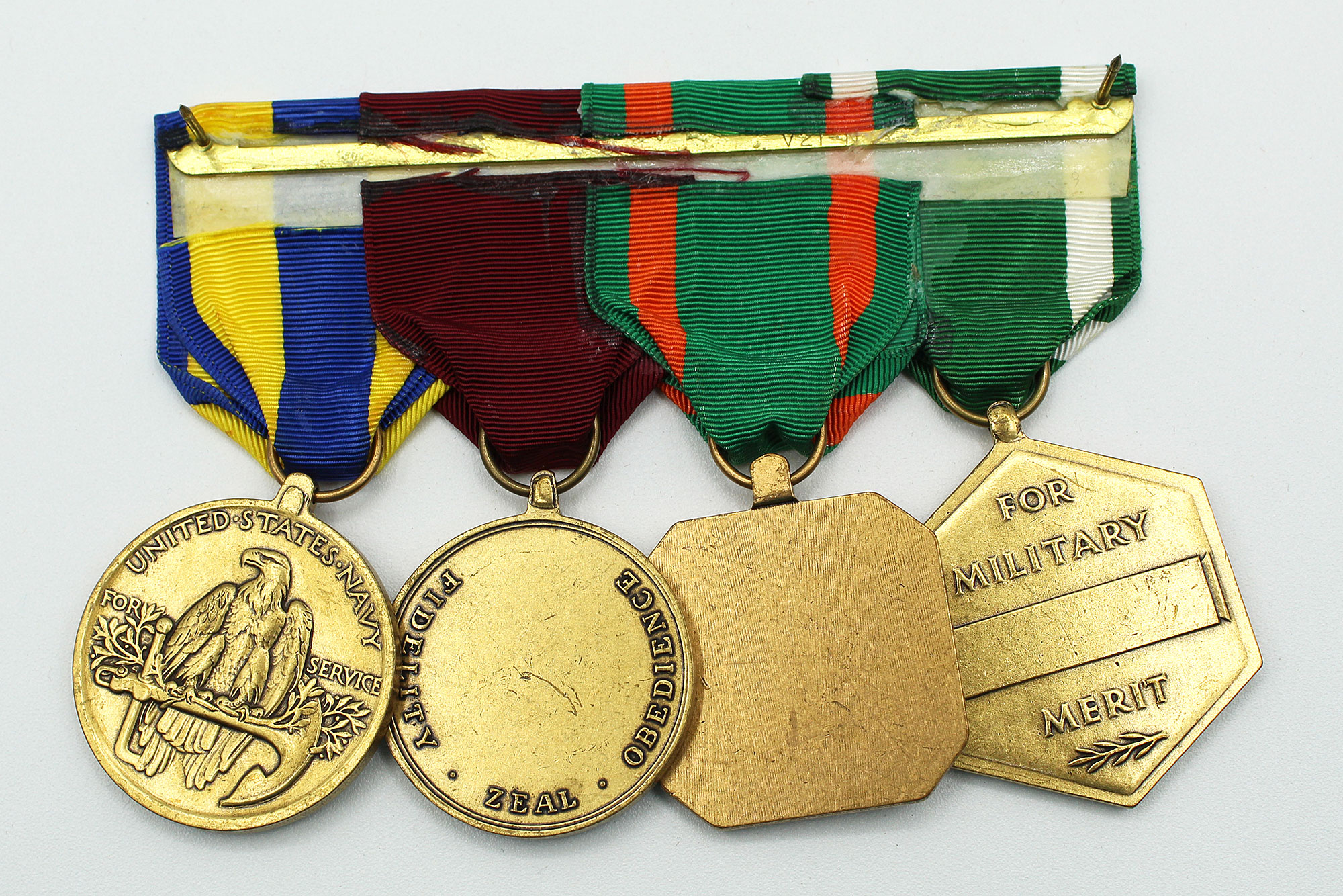 US Navy 4 Place Medal Bar . YMU657B - Time Traveler Militaria