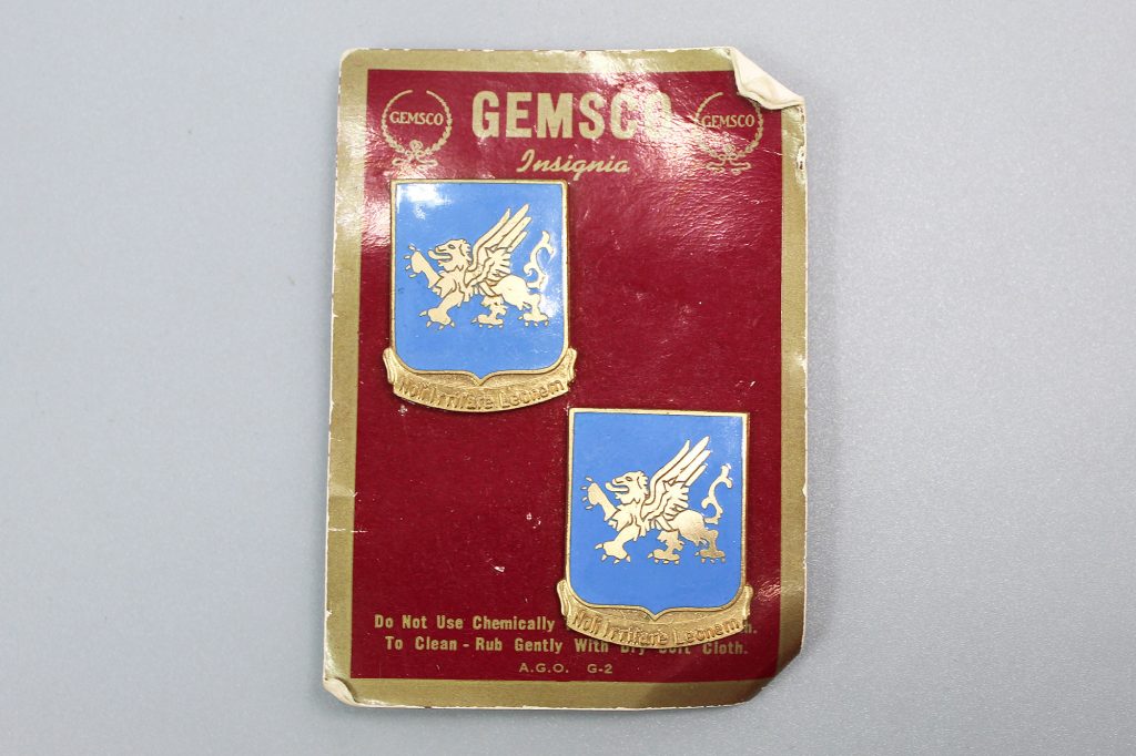 US Army Infantry Regt DI Pair on Gemsco Card . DIS202 - Time Traveler ...