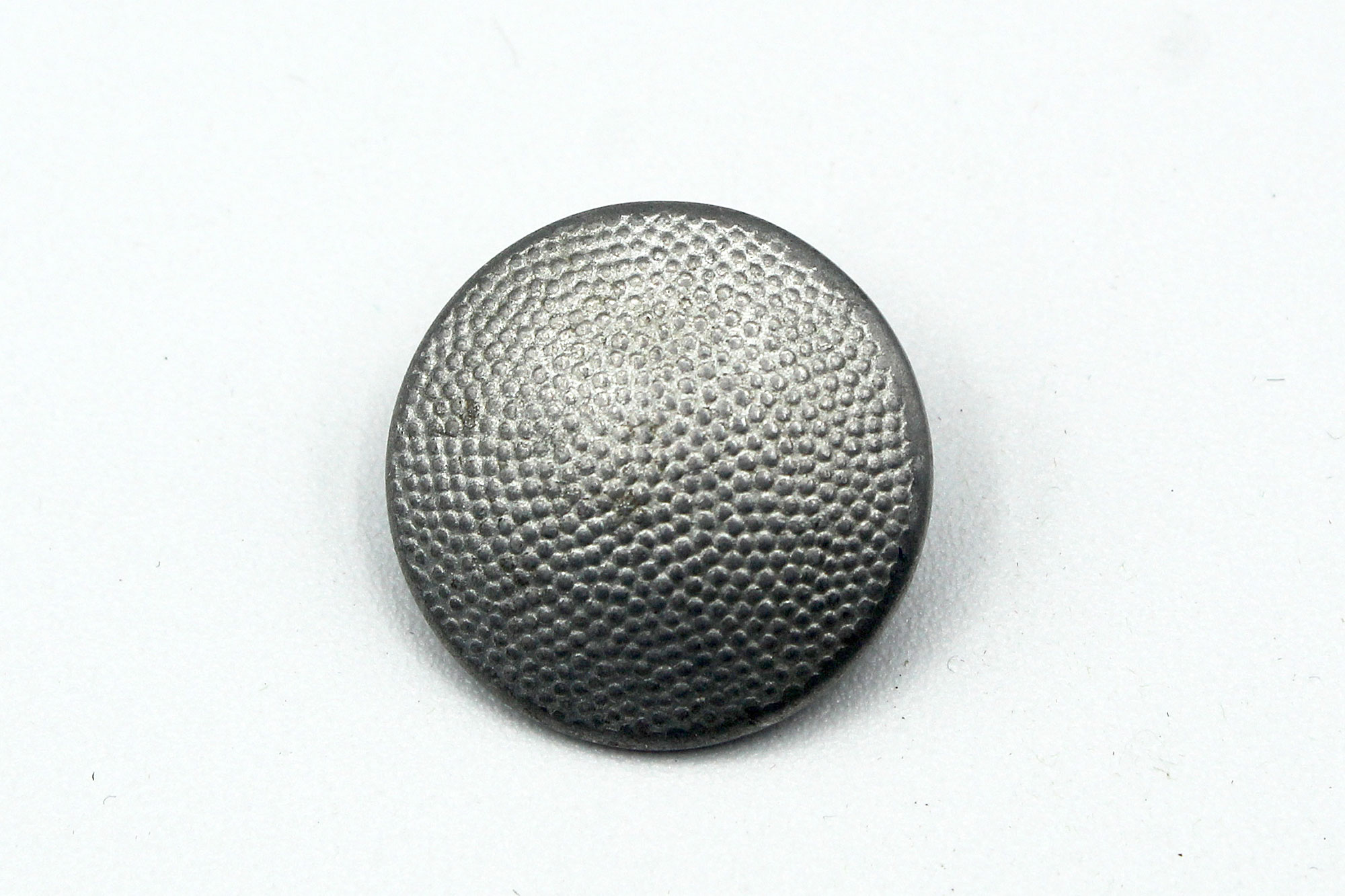 WW2 German Army Tunic Button . EFL4652 - Time Traveler Militaria