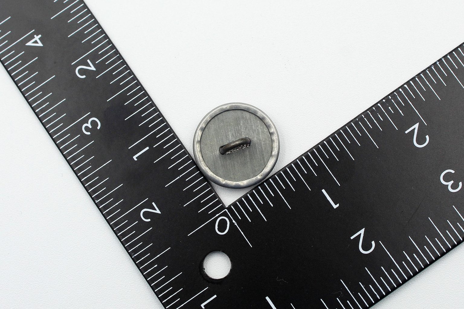 WW2 German Army Tunic Button . EFL4652 - Time Traveler Militaria