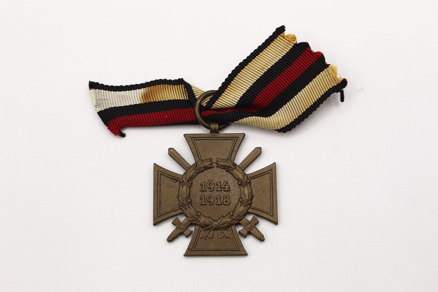 WW2 German Hindenburg Cross w/Swords . GO2841 - Time Traveler Militaria