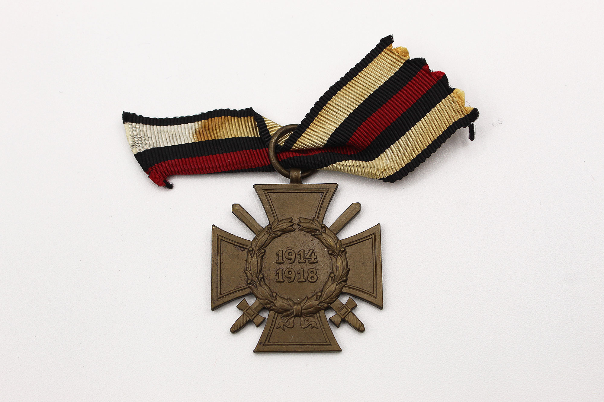 WW2 German Hindenburg Cross w/Swords . GO2841 - Time Traveler Militaria