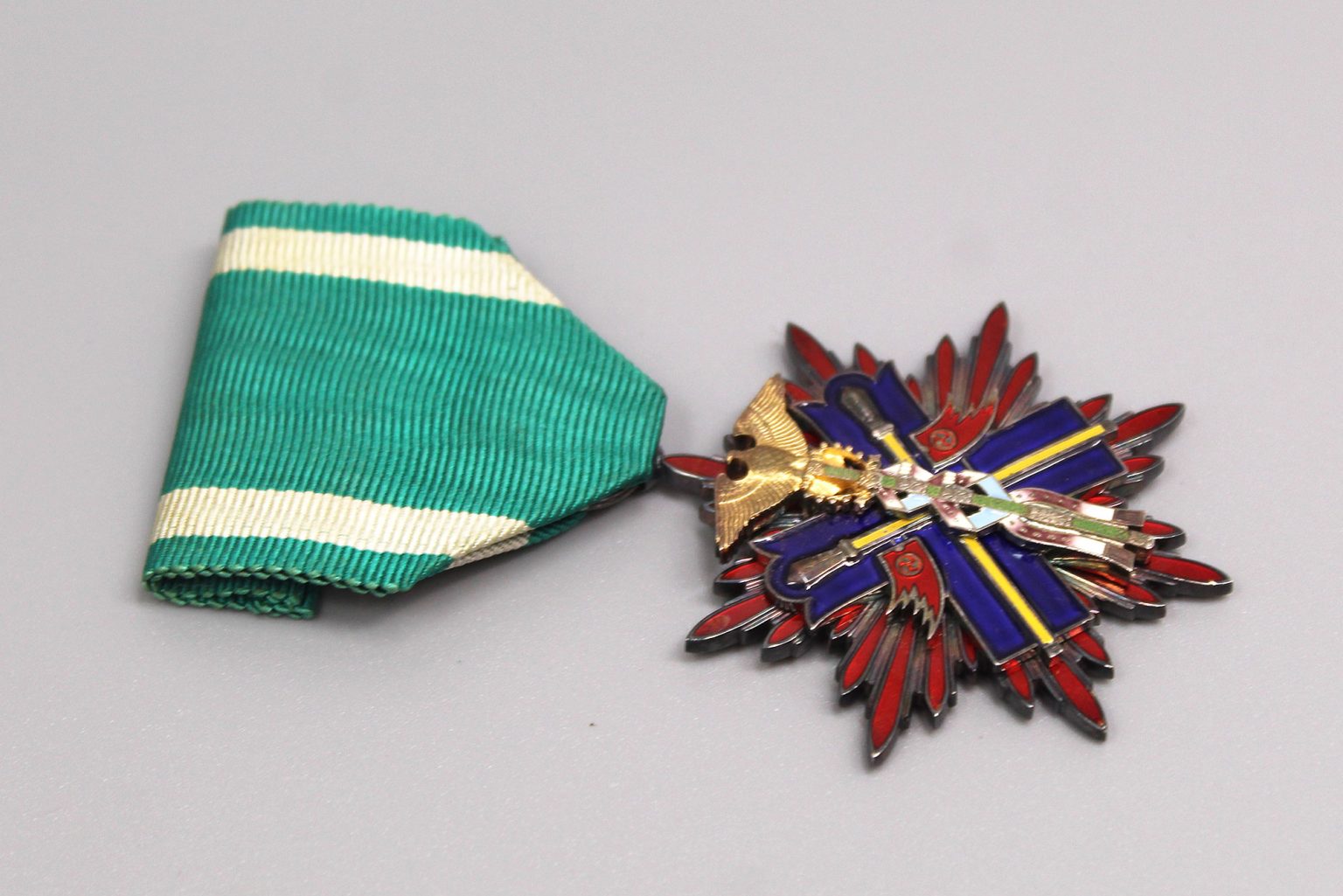 WW2 Japanese Golden Kite 5th Class Medal . NNJ407 - Time Traveler Militaria