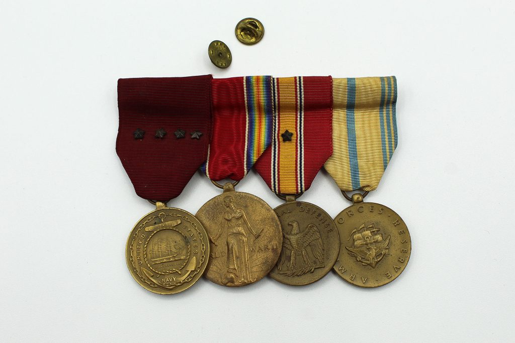 US Navy 4 Place Medal Bar . YMU4674 - Time Traveler Militaria