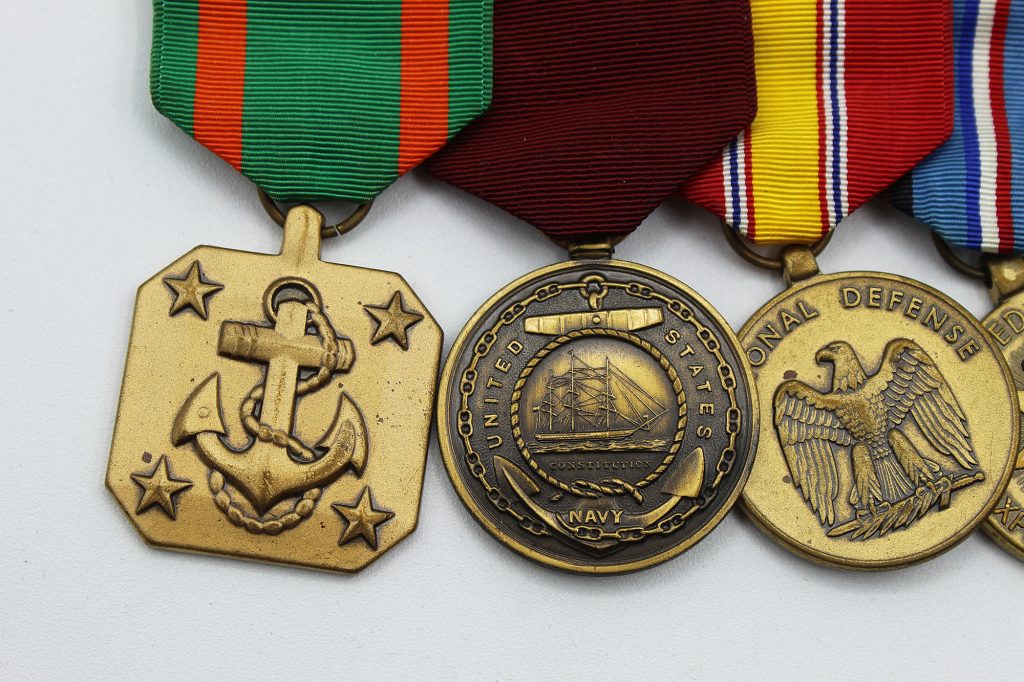 US Navy 4 Place Medal Bar . YMU4677 - Time Traveler Militaria