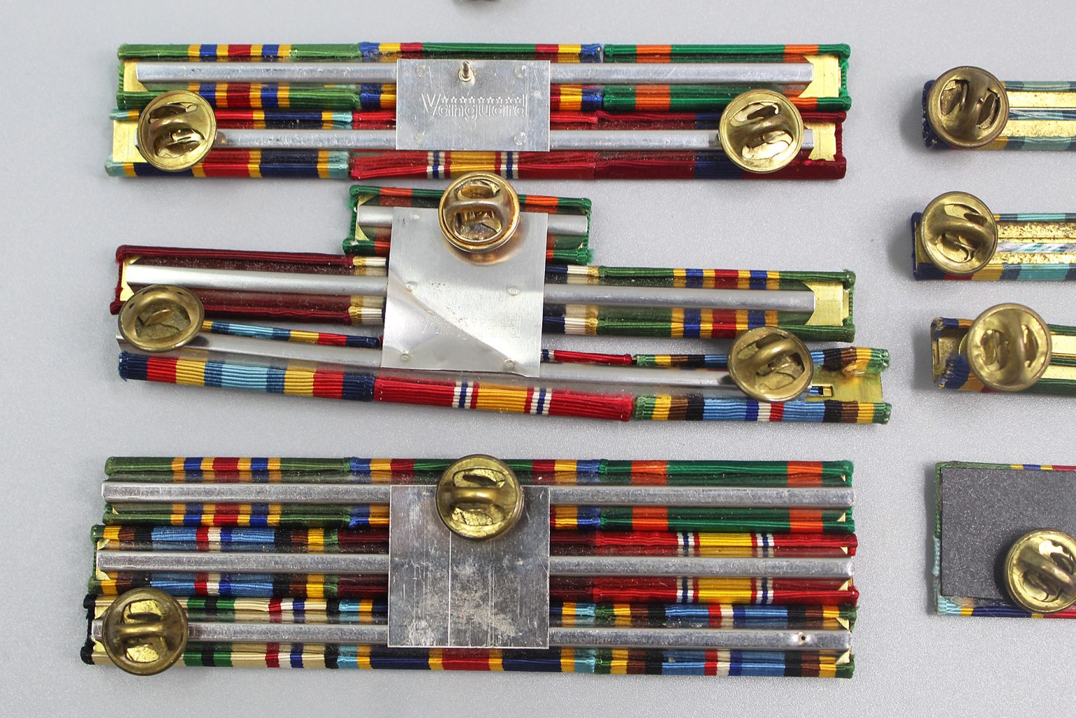 Group of US Military Ribbon Bars . FLU4684 - Time Traveler Militaria