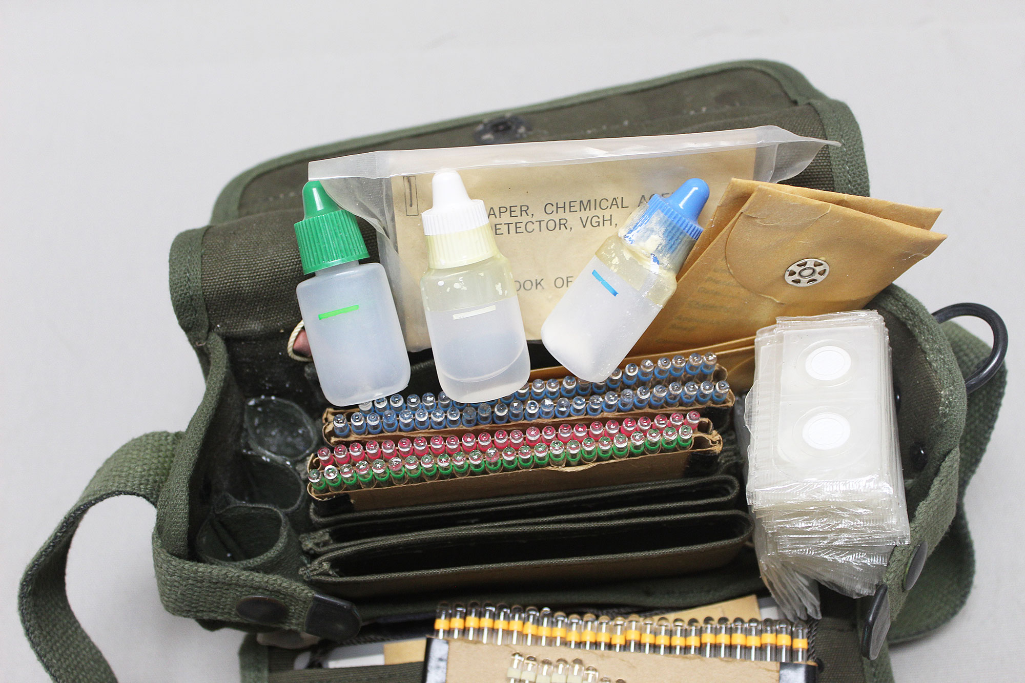 US Army Chemical Agent Detection Kit ABC-M18A2 w/Contents - VN ...
