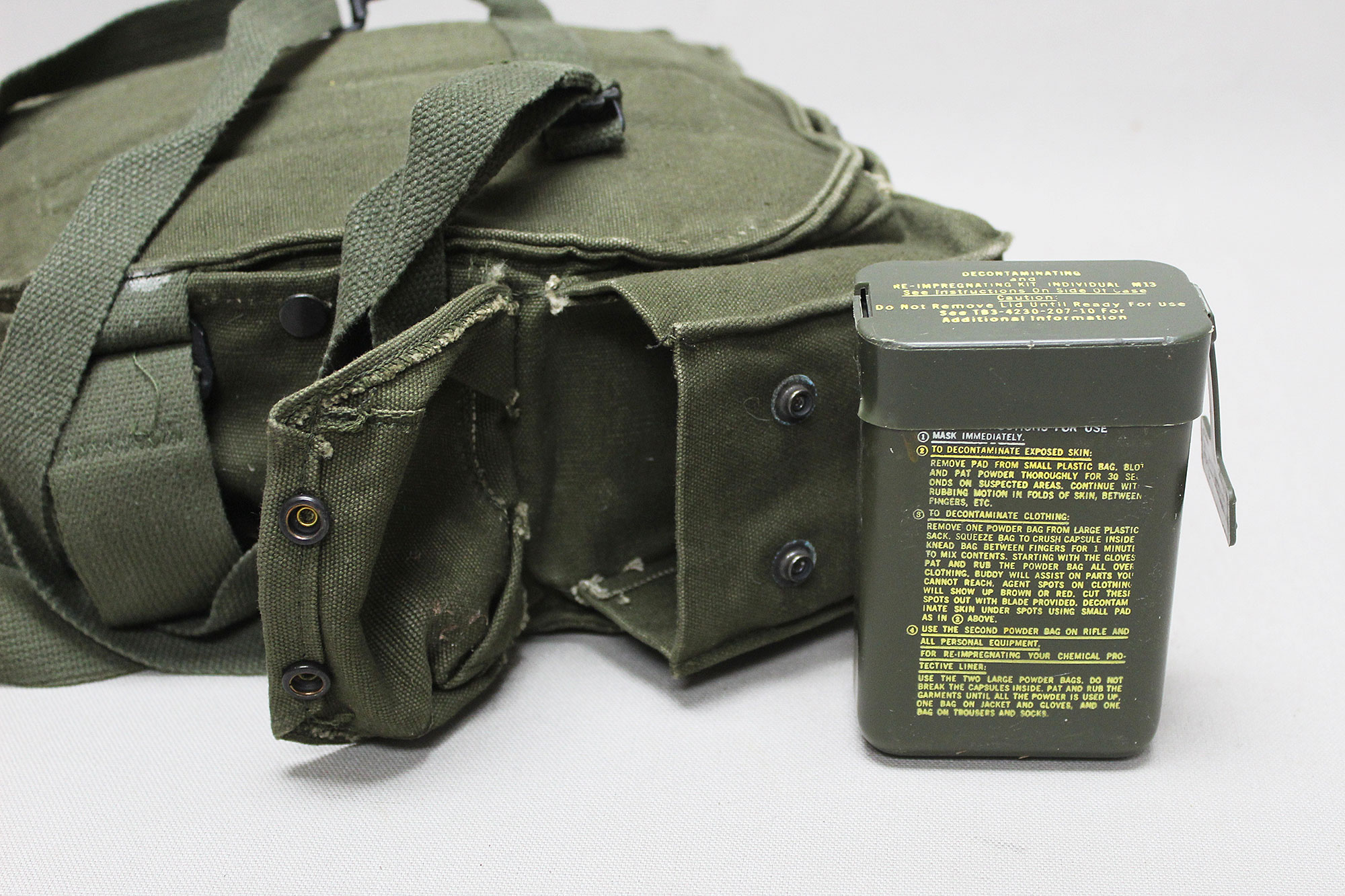 US M17A1 Gas Mask Medium in Carry Bag w/Strap . FLU3648 - Time Traveler ...