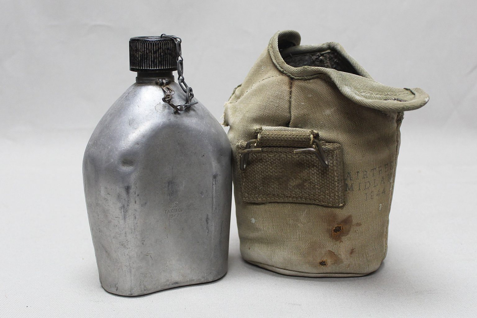 WW2 US Army Canteen w/Cover 1942/1944 . FLU3665 - Time Traveler Militaria
