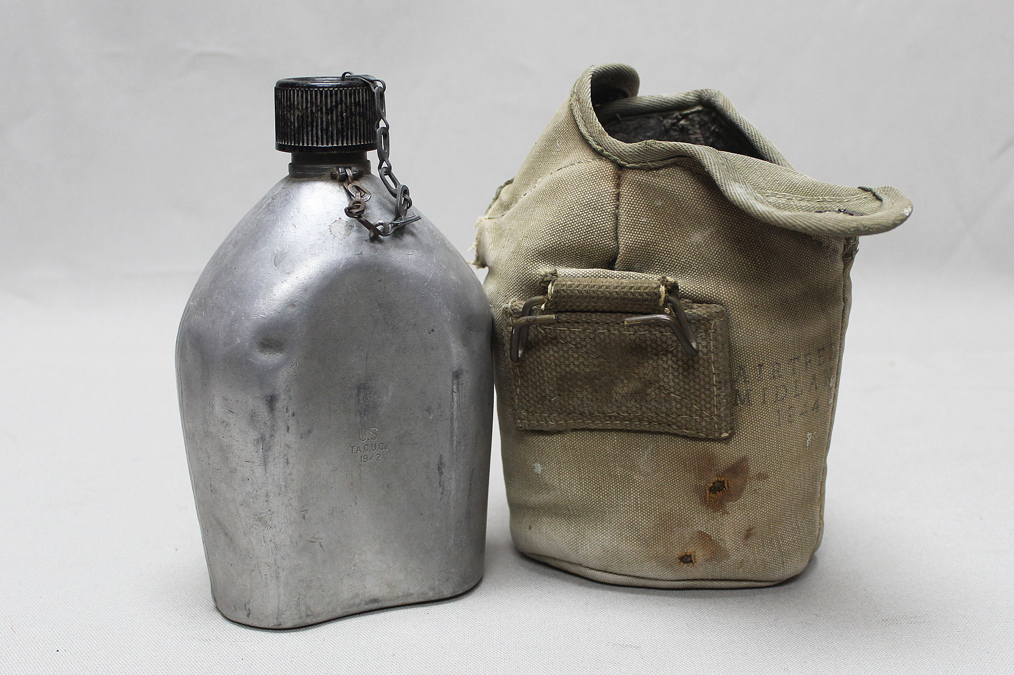 WW2 US Army Canteen w/Cover 1942/1944 . FLU3665 - Time Traveler Militaria