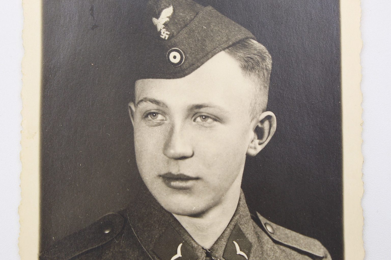 WW2 German Luftwaffe Soldier Portrait Postcard . GD260 - Time Traveler ...