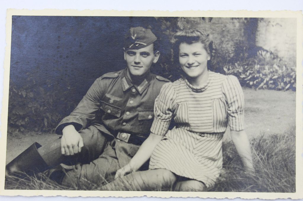 WW2 German Army Soldier Picture Postcard . GD935 - Time Traveler Militaria