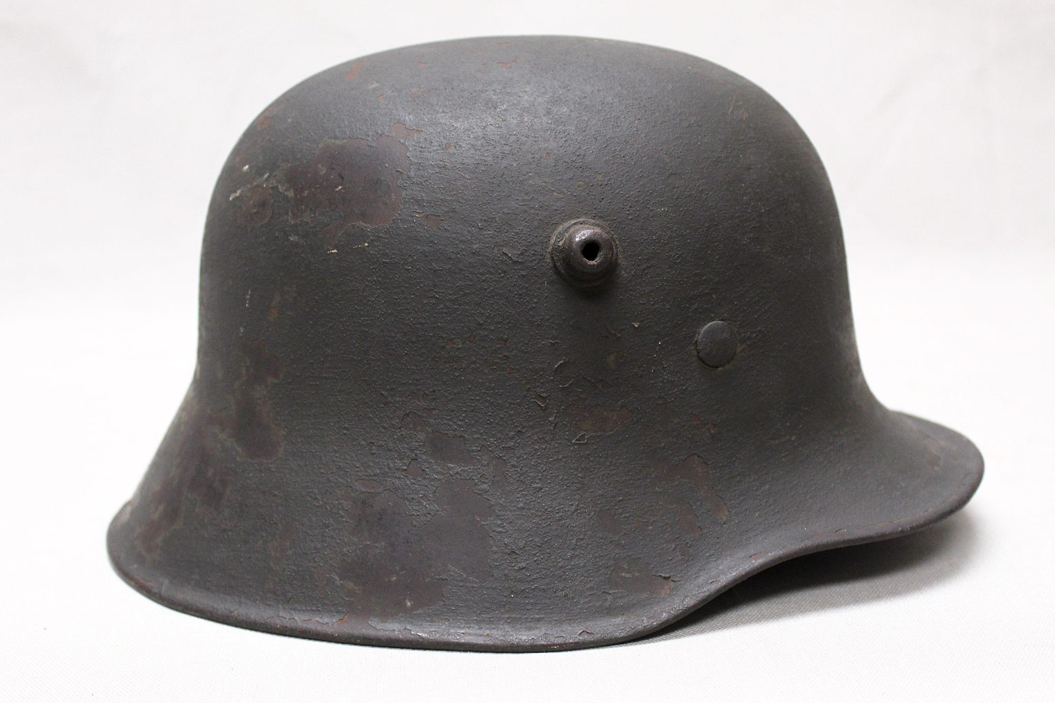 WW2 German Army M18 Helmet . HG4060cxdw - Time Traveler Militaria