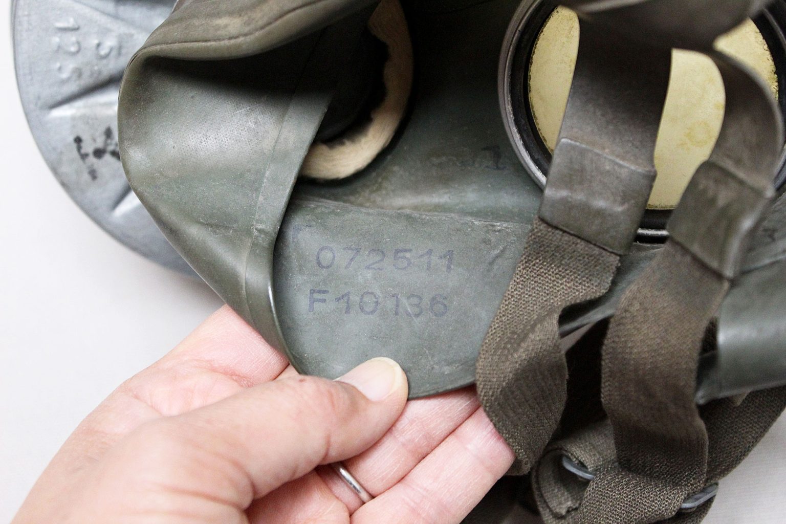 WW2 German Civilian Gas Mask . EFL6121 - Time Traveler Militaria
