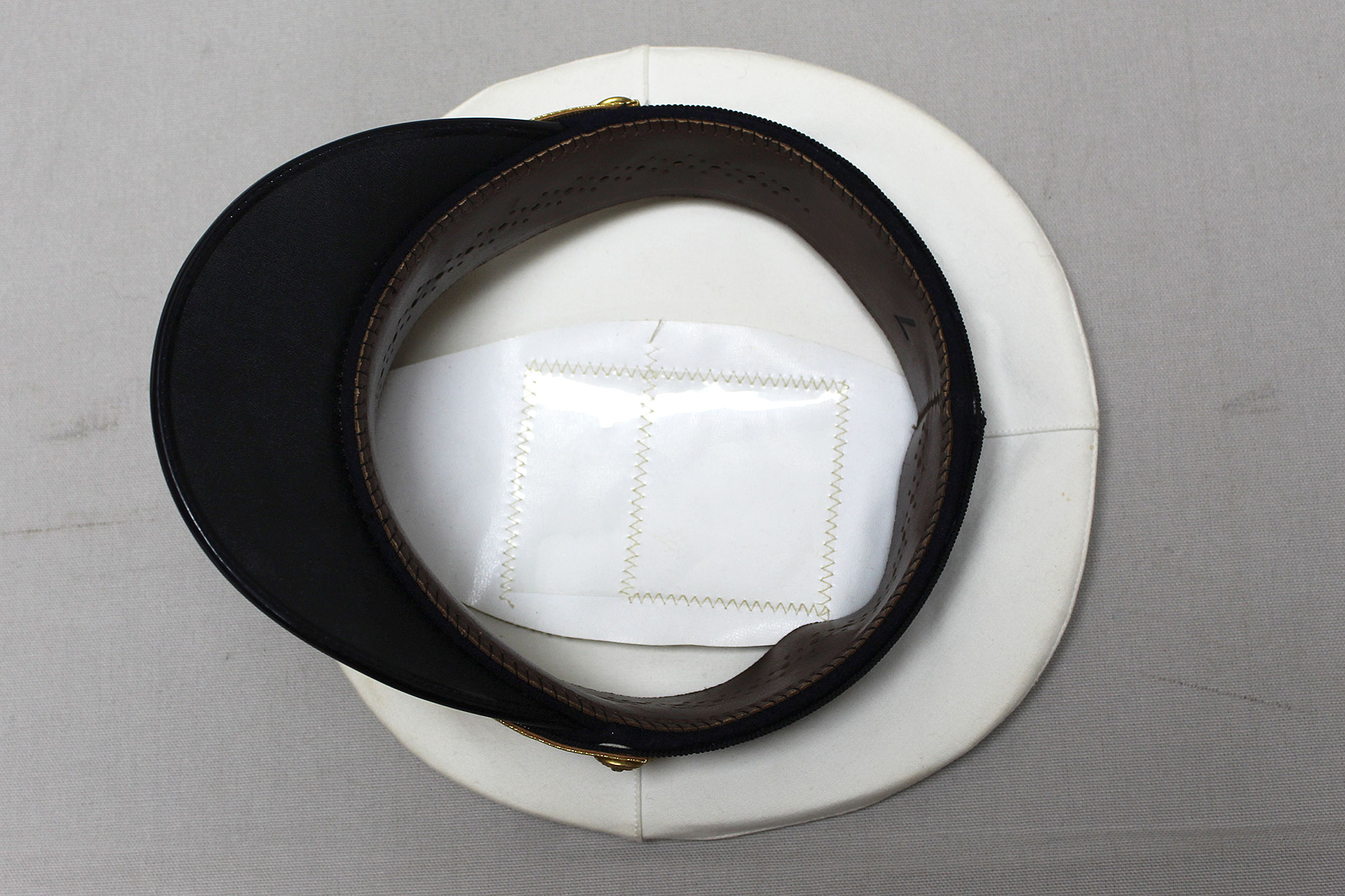 US Navy Officer's Visor Cap - Size 7 - 1976 . HU1134 - Time Traveler ...
