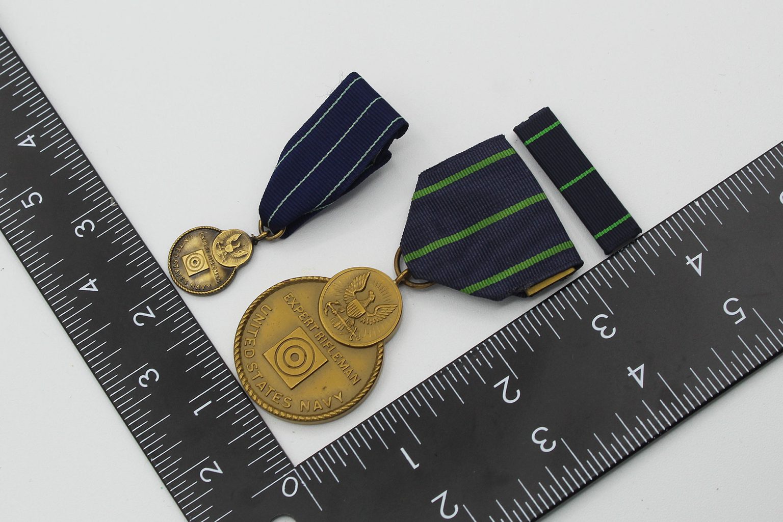 US Navy Expert Rifleman Medal with Miniature Medal . YMU4693 - Time ...
