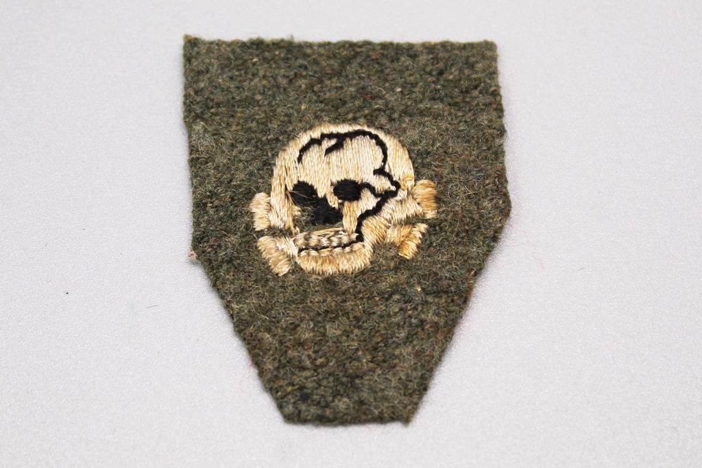 WW2 German Waffen SS Panzer Skull Insignia . EFL6154cxa - Time Traveler ...