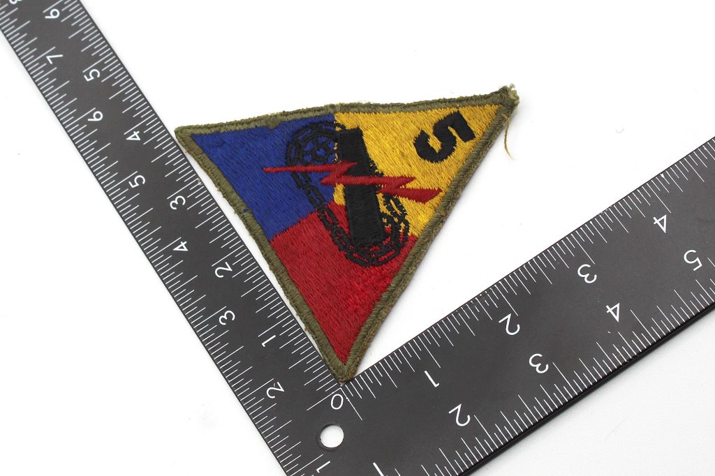 US Army 5th Armored Division Patch . USP1225 - Time Traveler Militaria