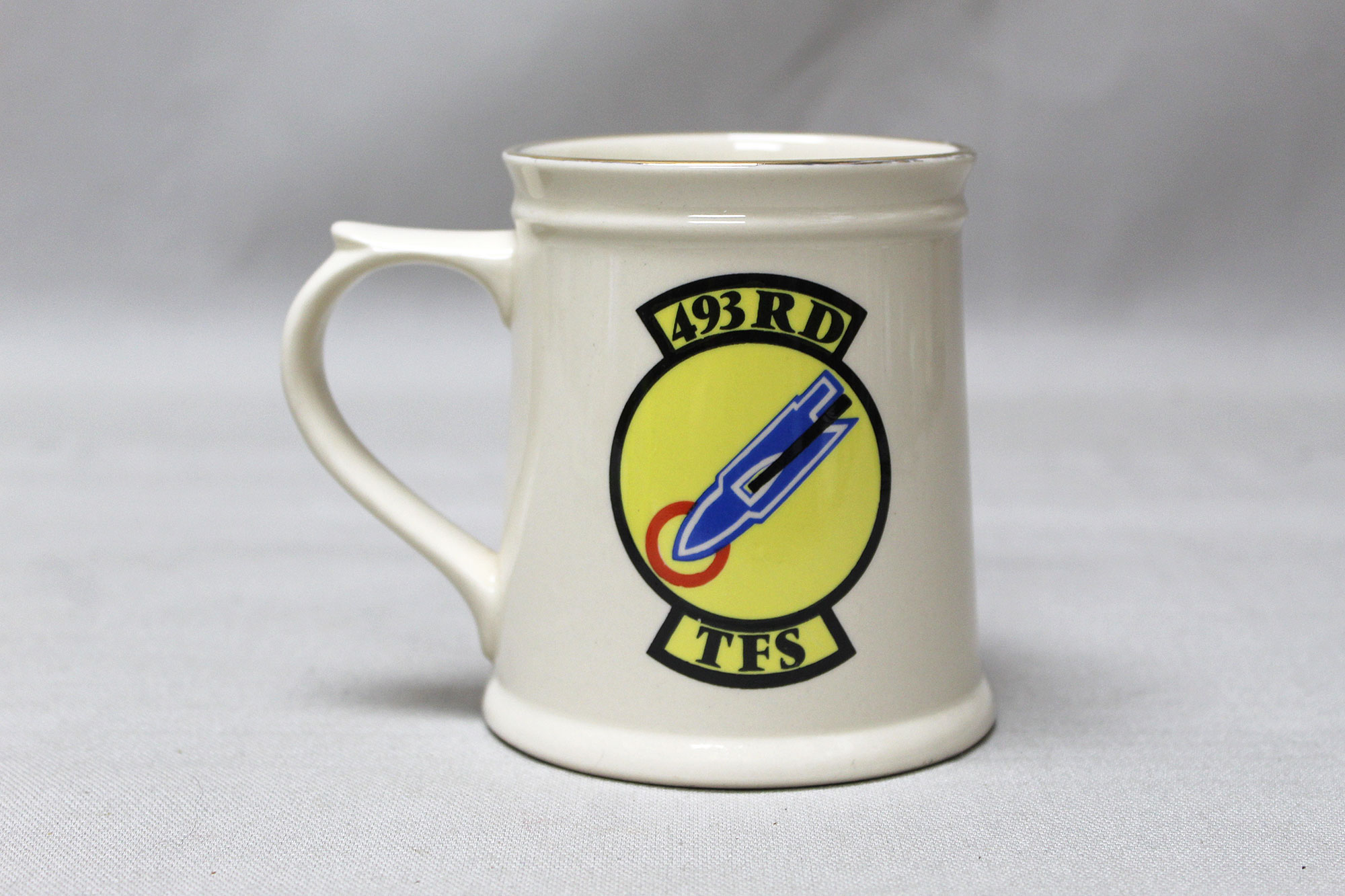 US 493rd TFS Mug - Robin . FLU3760 - Time Traveler Militaria