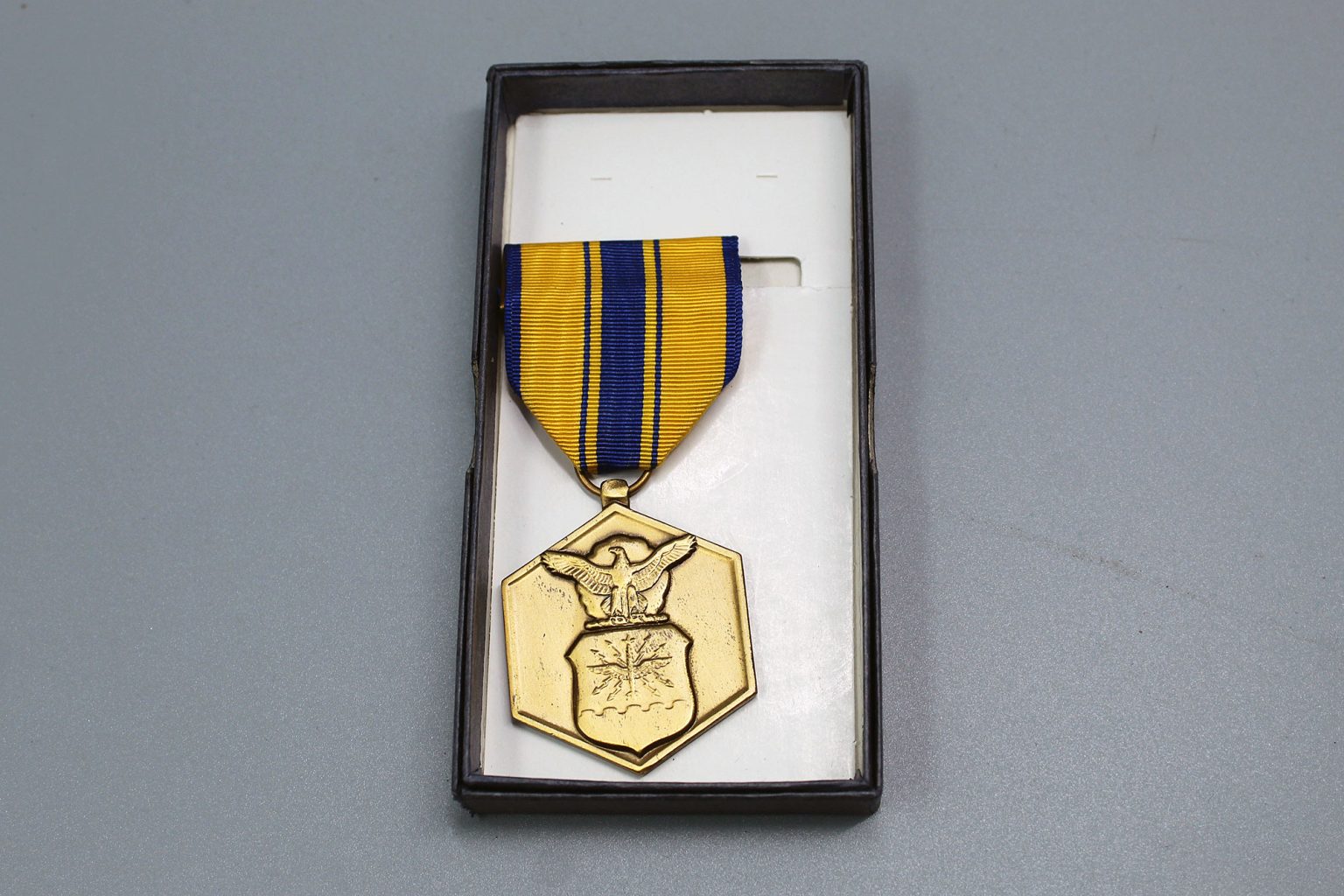 USAF Commendation Medal in Box . YMU4728 - Time Traveler Militaria