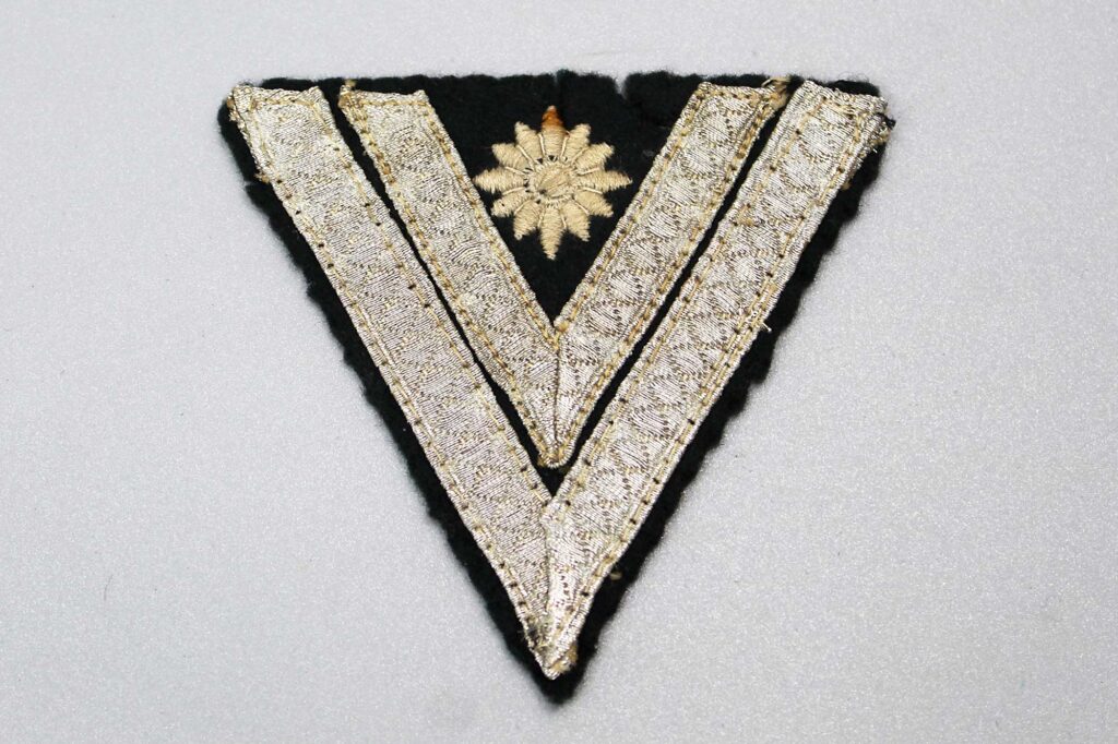 WW2 German Army Rank Chevron . EFL6187cxa - Time Traveler Militaria