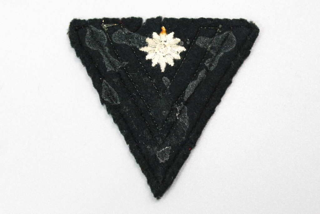 WW2 German Army Rank Chevron . EFL6187cxa - Time Traveler Militaria