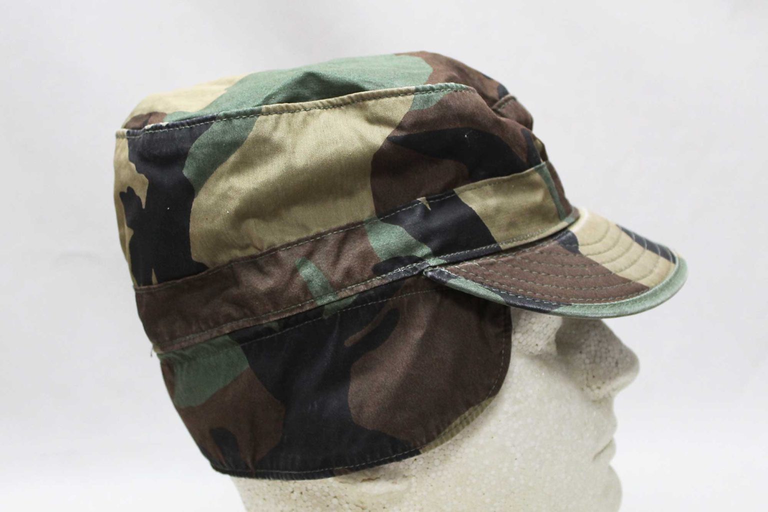 US Army Woodland Camo Cap - Sz 7 1/4 . HU1171 - Time Traveler Militaria