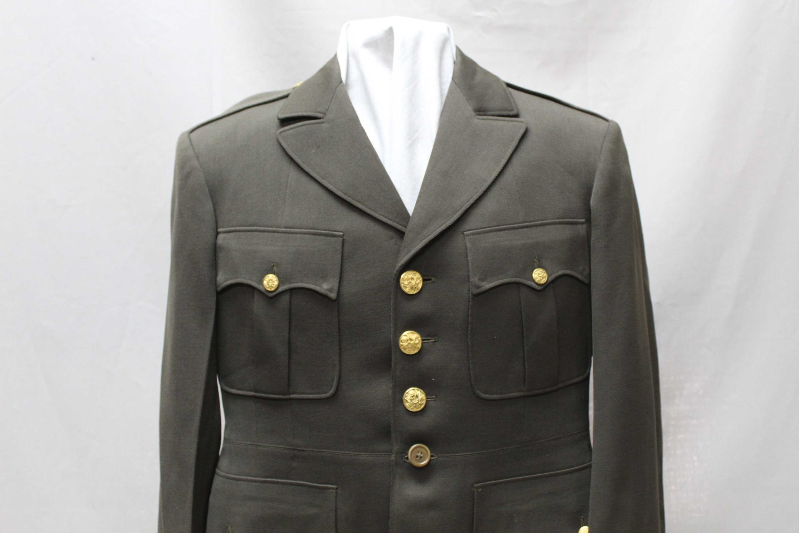 US WW2 Army Officer Tunic (Repaired) . UA1111 - Time Traveler Militaria