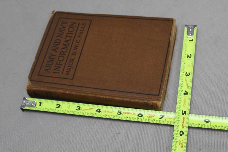 Army Navy Information Book 1917 . BOOK173 - Time Traveler Militaria