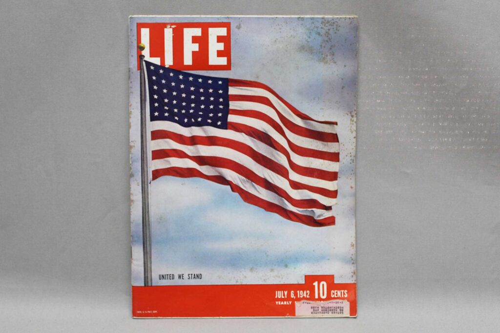 Life Magazine July 6 1942 . BOOK182 - Time Traveler Militaria