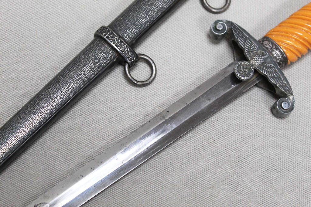 WW2 German Army Dagger . D2089 - Time Traveler Militaria
