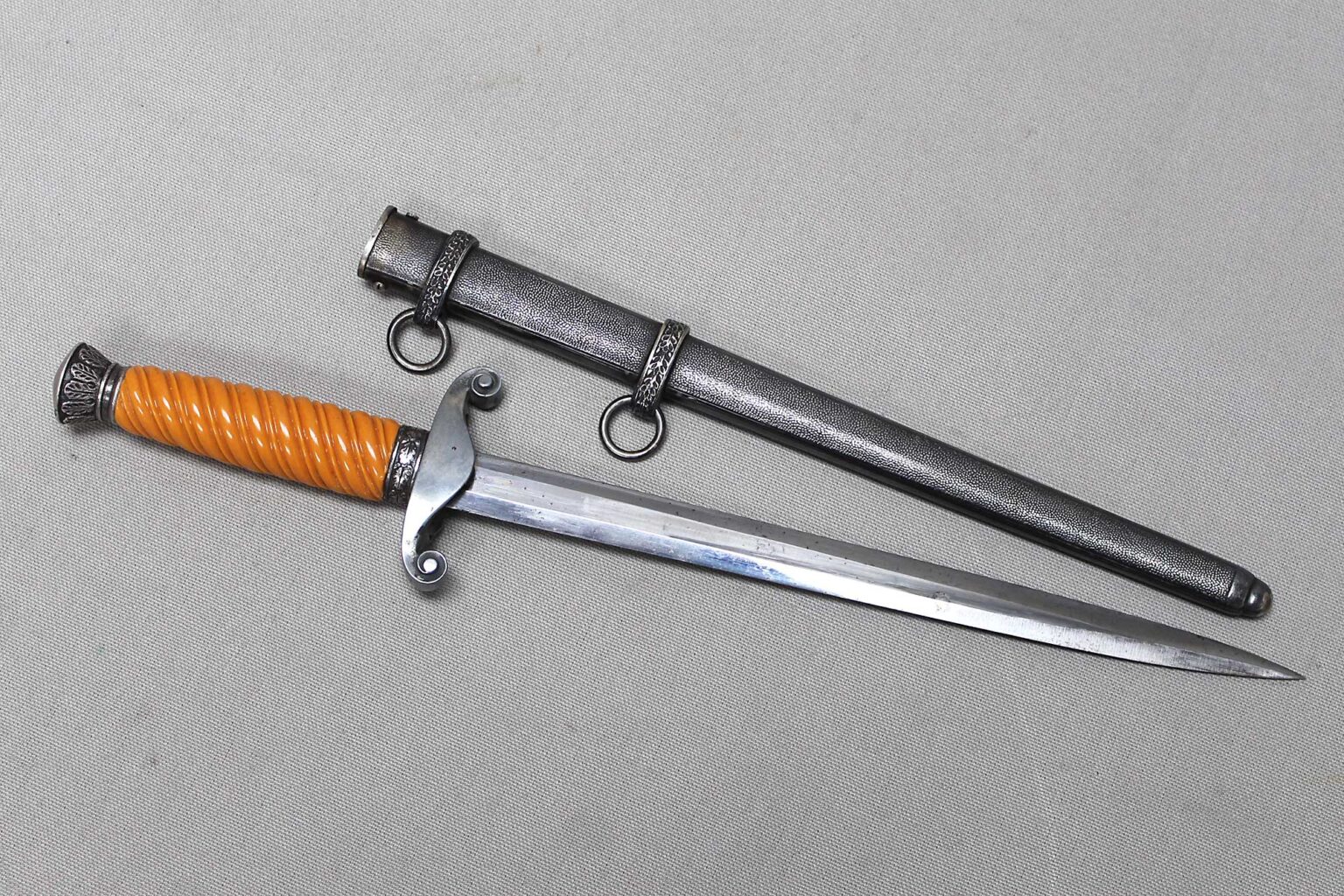 WW2 German Army Dagger . D2089 - Time Traveler Militaria